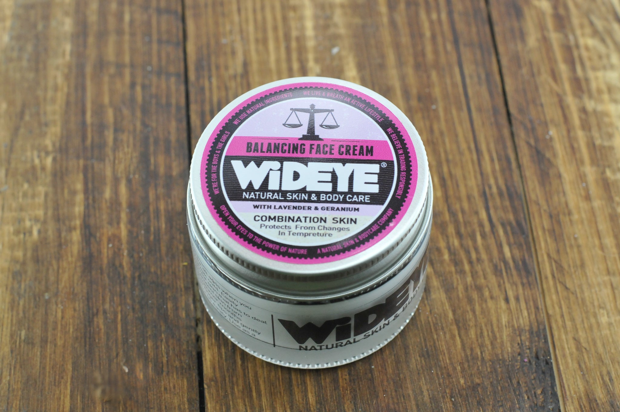 Viktoria's morning routine for combination skin | WiDEYE